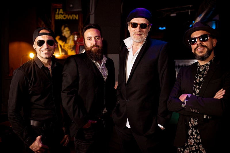 Francisco Simón – guitarra